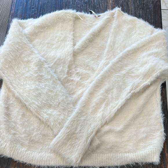 Free People | Sweaters | Womens Fuzzy Cream Sweater | Poshmark